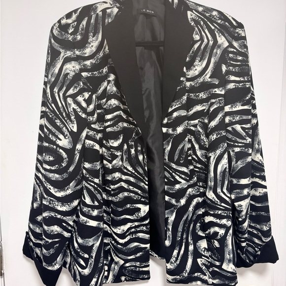 Le Bos | Jackets & Coats | Stylish Black And White Zebra Print Blazer ...